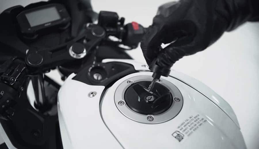 Fitur Keyless Suzuki GSX R150, Canggih dan Aman... - Ardiantoyugo